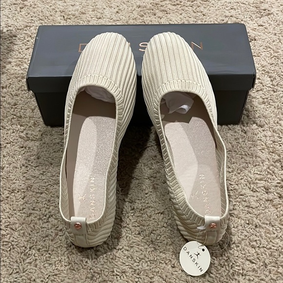 Danskin | Shoes | Danskin Womens Textured Cream Loafers New In The Box ...